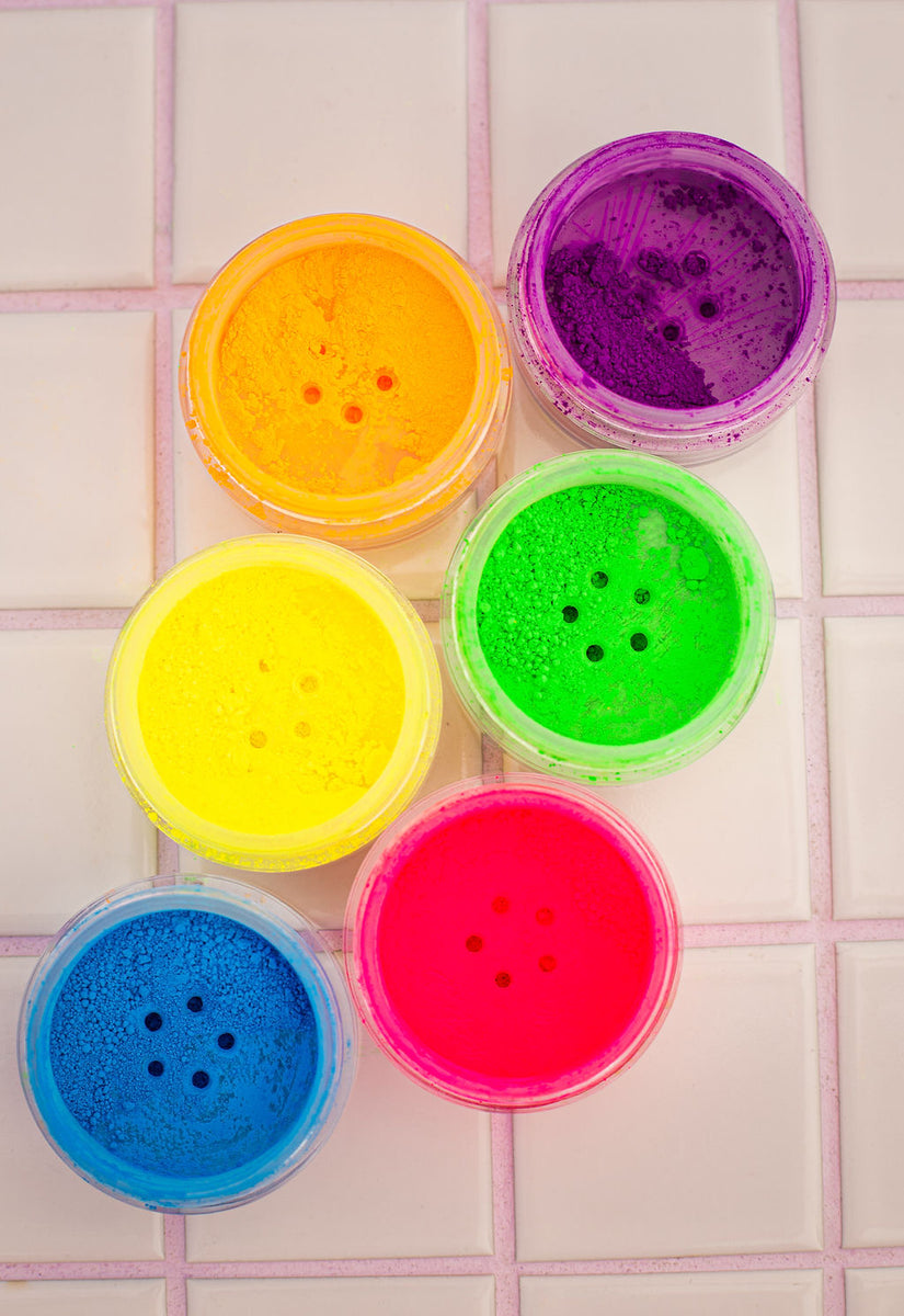 HI-VIS Neon Pigment- Purple – Centre of Attention Makeup